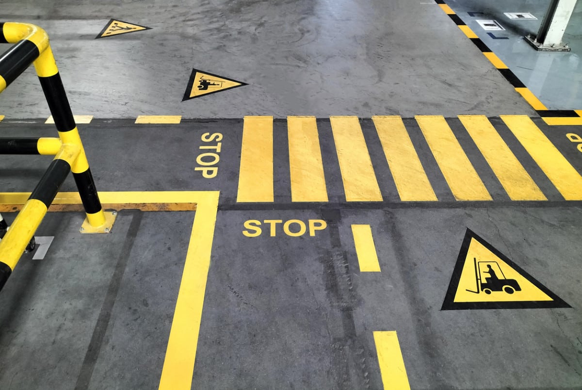 Guida alla Segnaletica Orizzontale | Diadromì